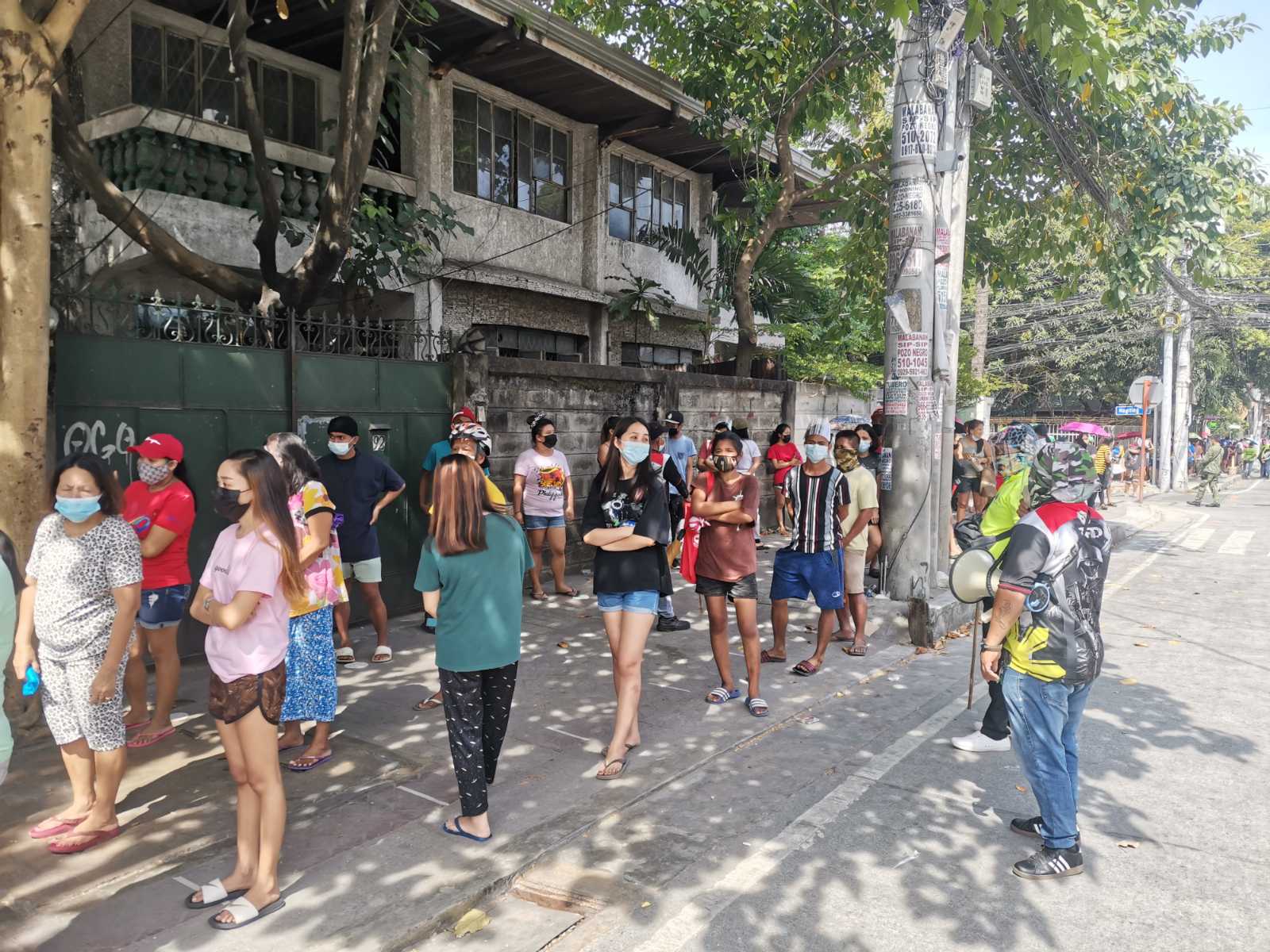 DILG tells community pantry organizers to tap LGUs, PNP for crowd ...