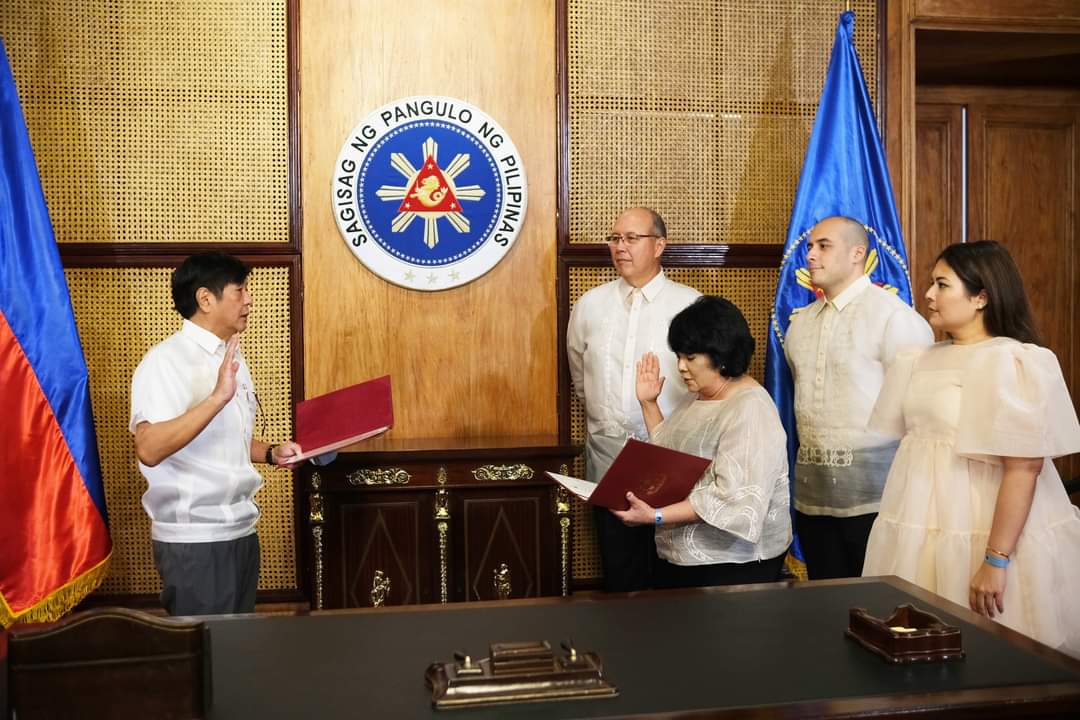 Loyzaga takes oath as DENR secretary - PTV News