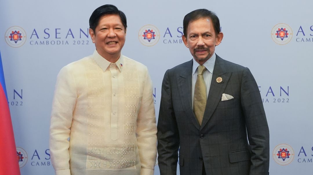 Brunei Sultan vows to work closely with PH on peace efforts - PTV News