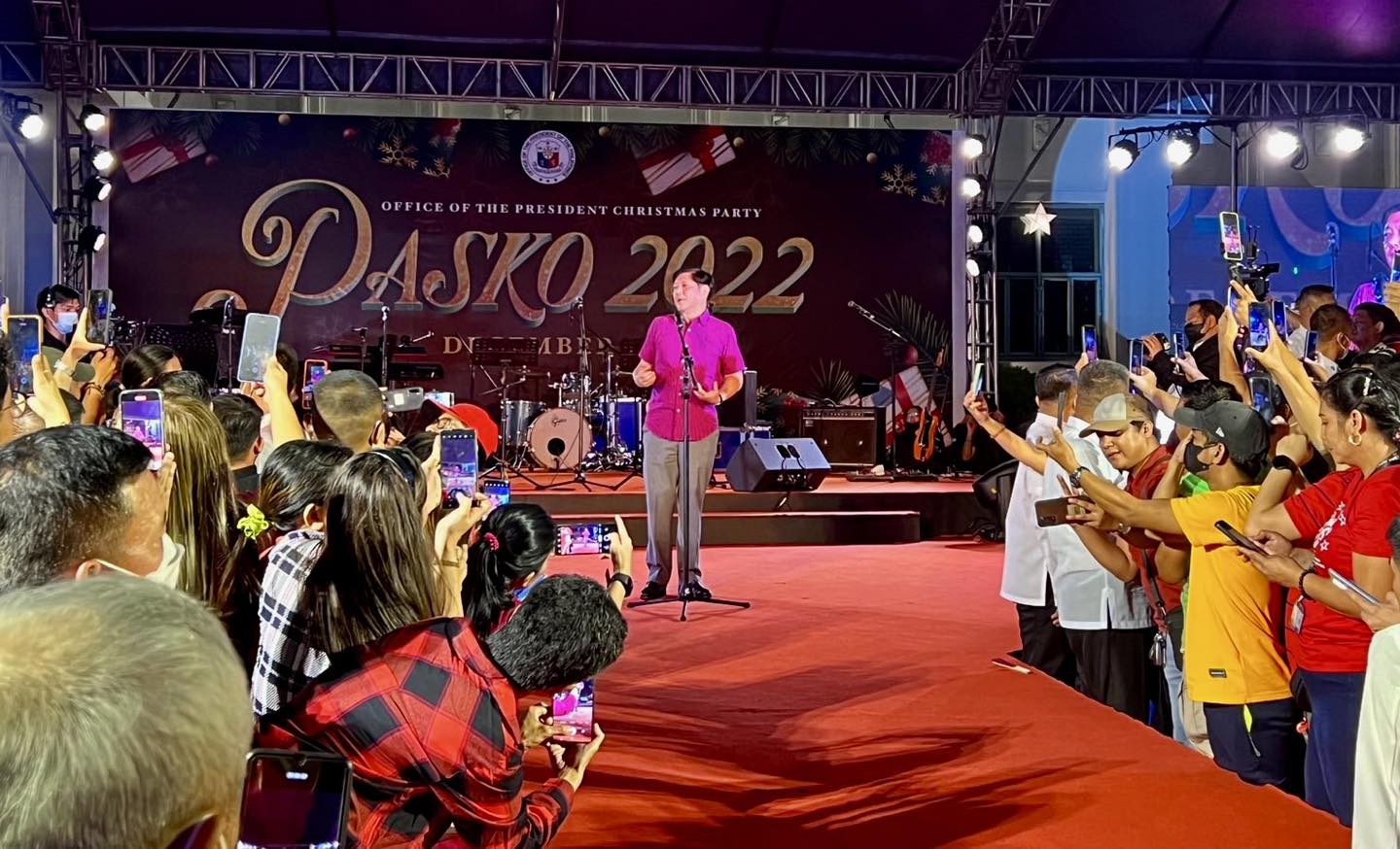 Public enjoined to view Malacañang Christmas tree - PTV News