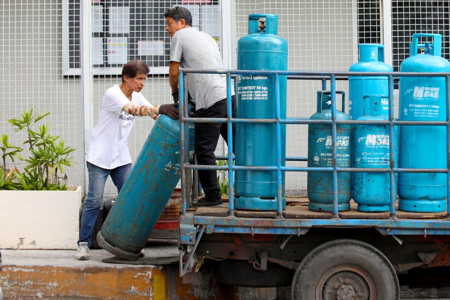 DOE secures 21K MT of LPG to sustain households, activates measures to ...